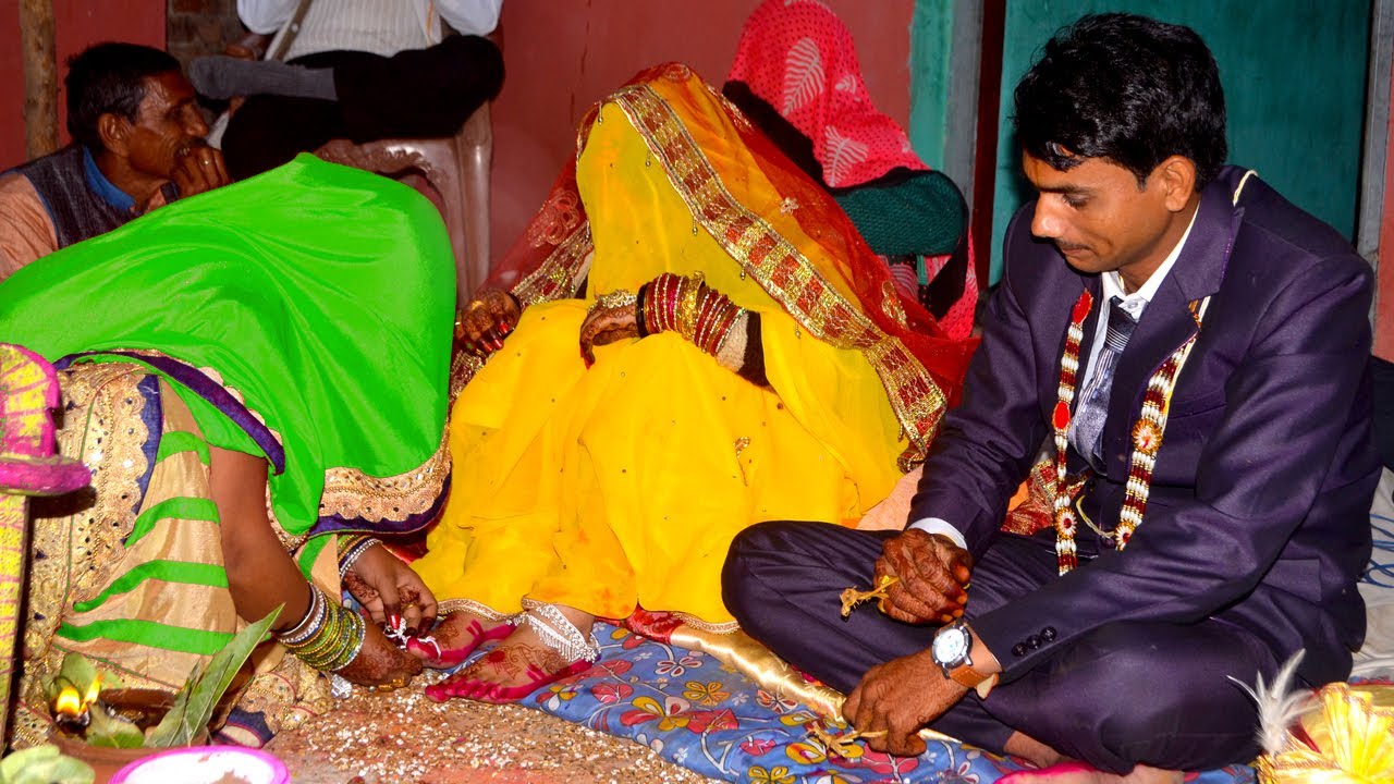 Village Marriage \\ Anup Sang Mukta \\ Chale Hai Barati Banthan Ke ...