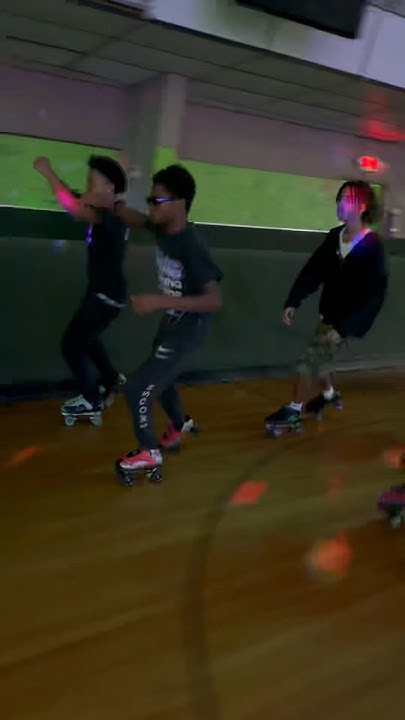 WANNA SEE YOU WHAT!?! Skate Reflections 7/16/24 #rollerskating #shuffleskating #porkandbeans ...