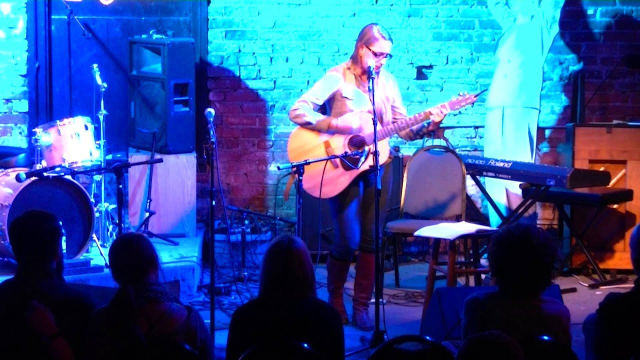 Laura Staples Monday at The Muse - YouTube