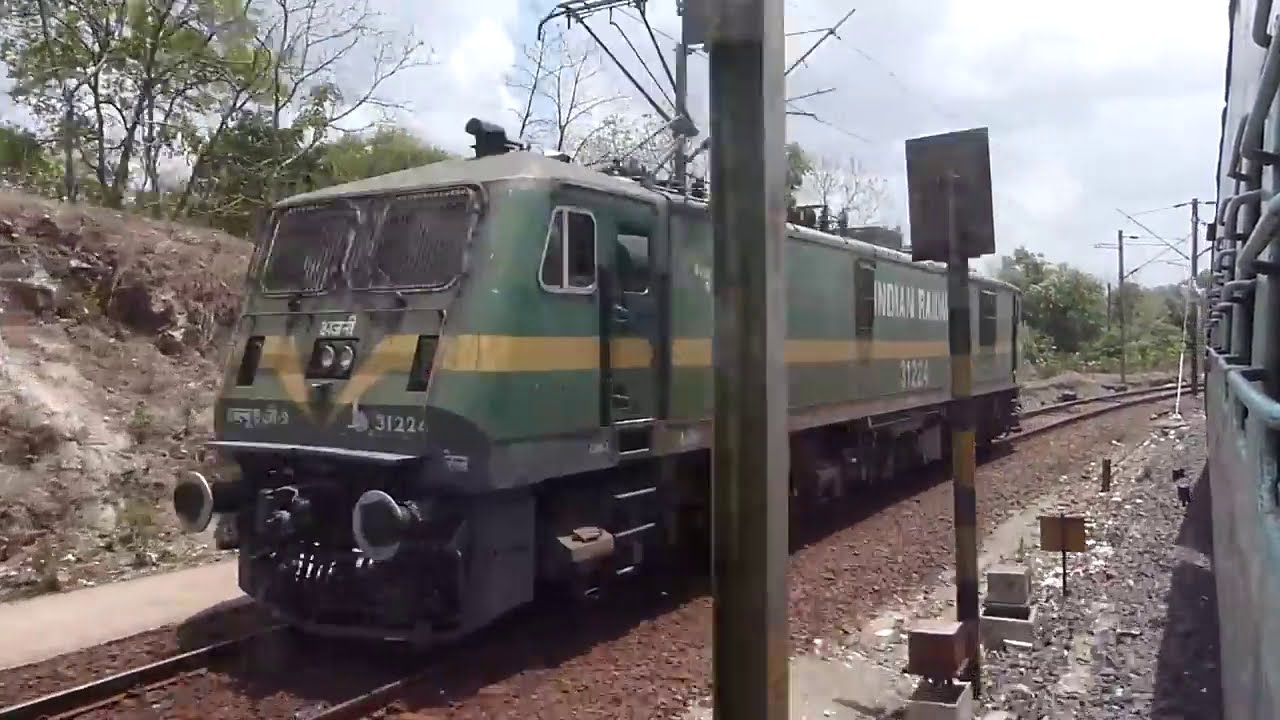 DHARAKHOH WAG9 BANKER LOCOMOTIVE WELCOMES TAMIL NADU EXPRESS - YouTube