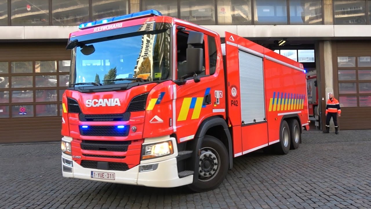 Pompiers Bruxelles Camion citerne grande capacité P42 en urgence ...