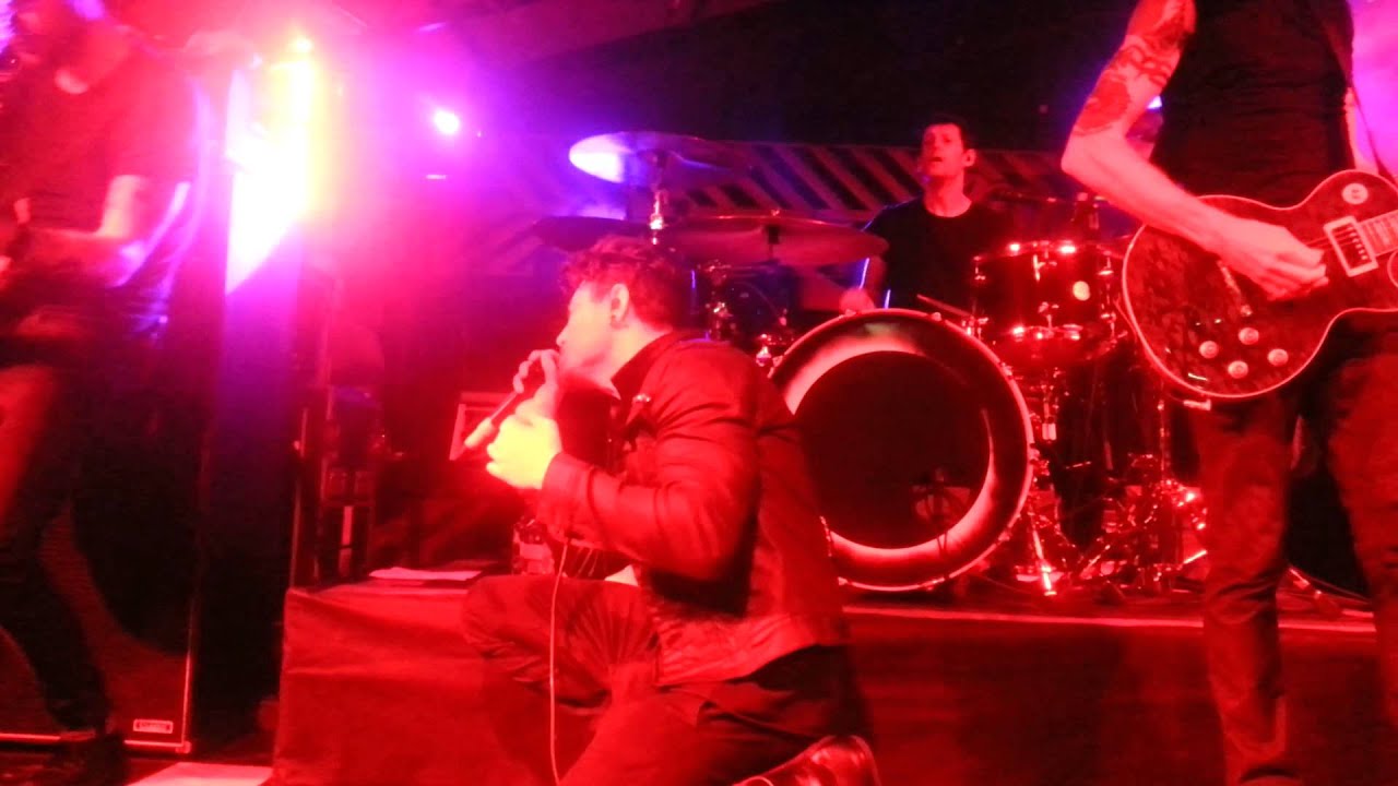 AFI - Miss Murder! Austin Texas Mohawk! 10-18-13 - YouTube