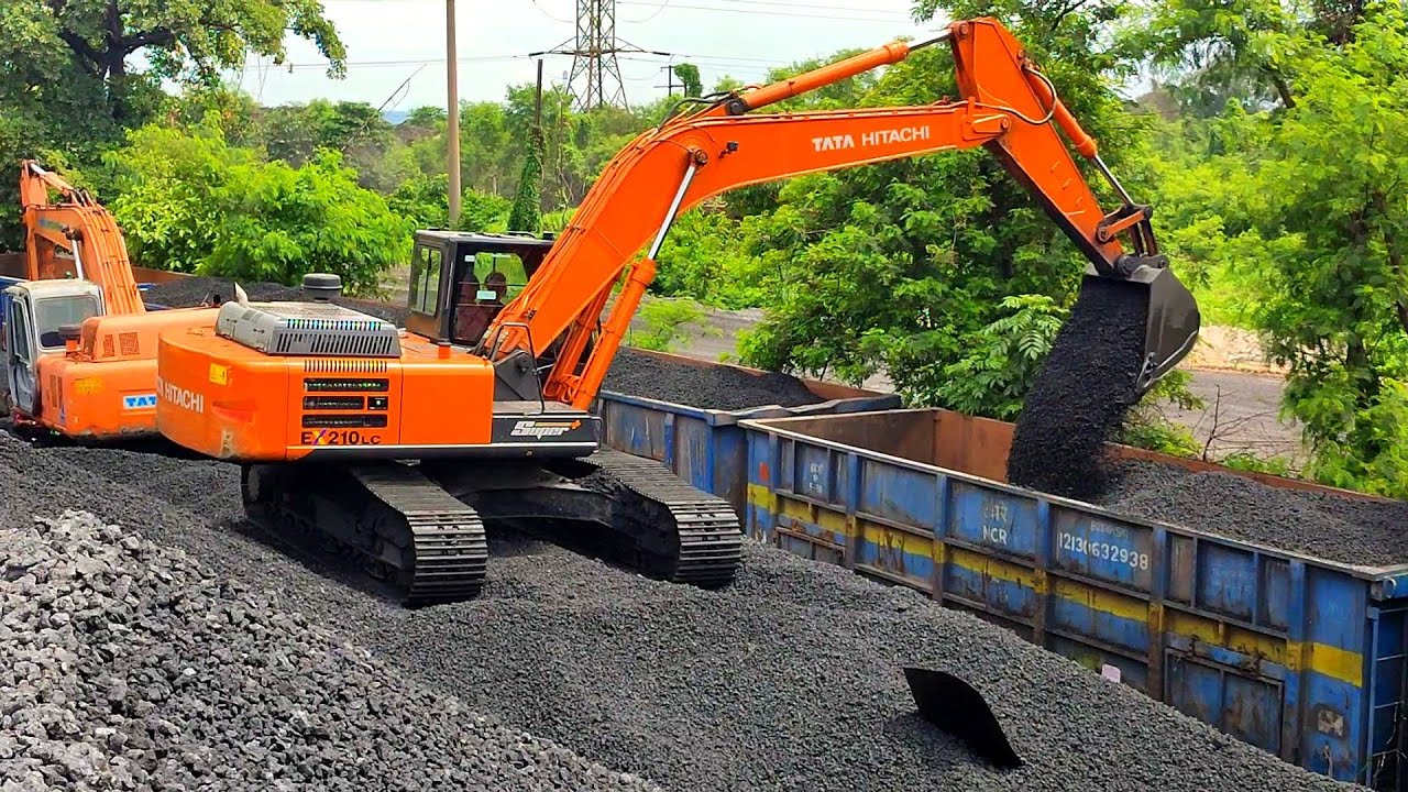 Tata hitachi poclain machin and lodar mashin work by loding mud - YouTube