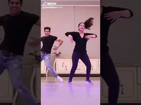 Avikagor and adilkhan beautiful dance on morni banke 👯‍♀️