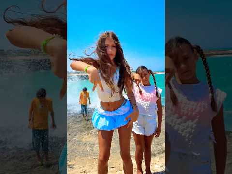 Wait… Did You See THAT? 😄🌊🧐 @markchirkin @_miss_tais_ #shorts