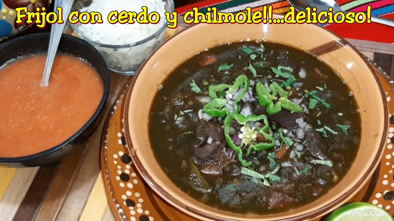 Frijol con cerdo y chilmole,delicioso!! - YouTube