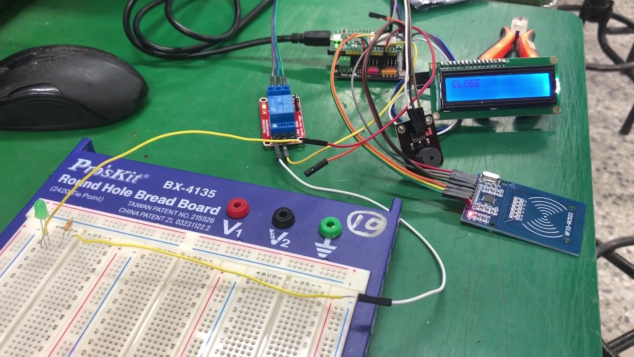 BlockDuino-7697利用RFID與繼電器控制LED當作門禁系統 - YouTube