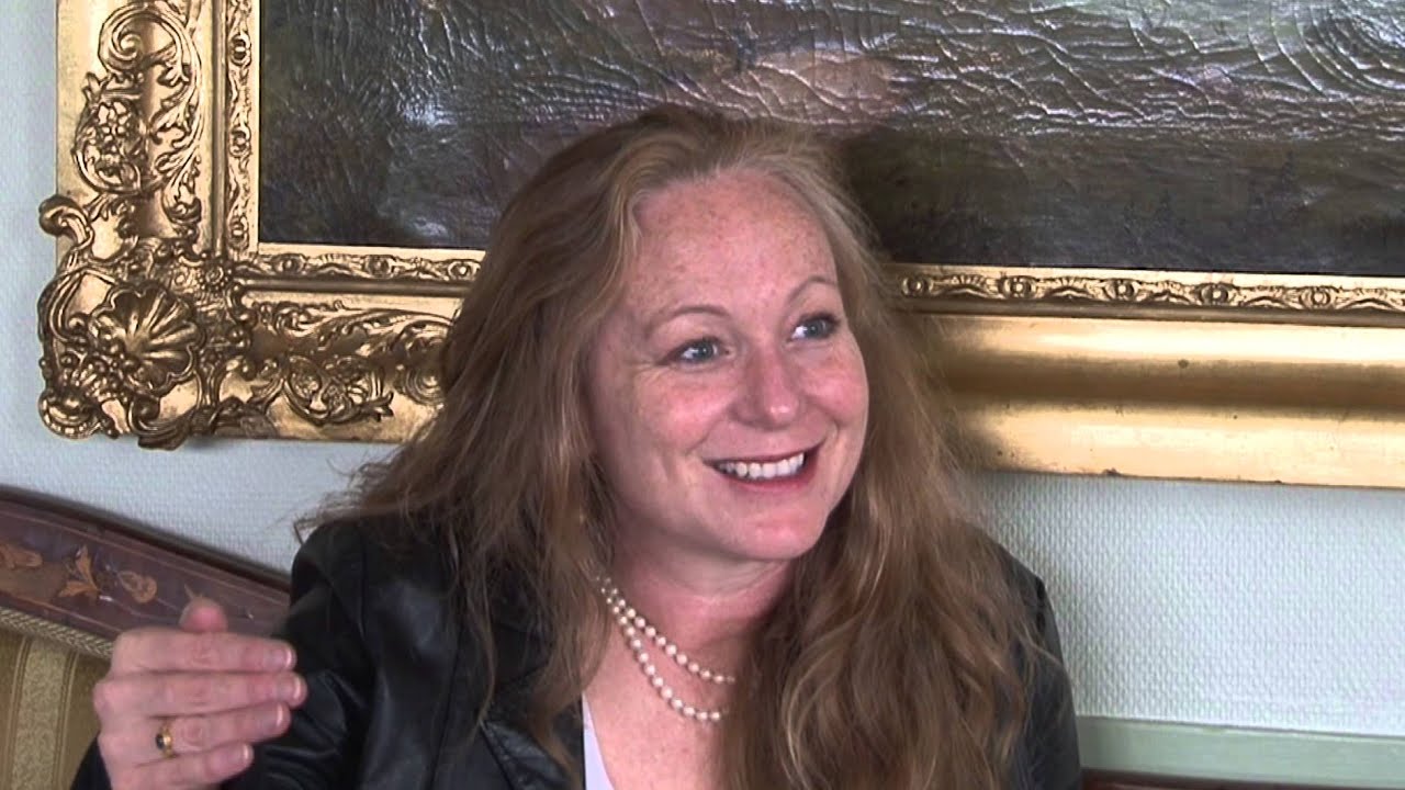 Interview with Nora Bateson at the Tällberg Forum 2012 - YouTube