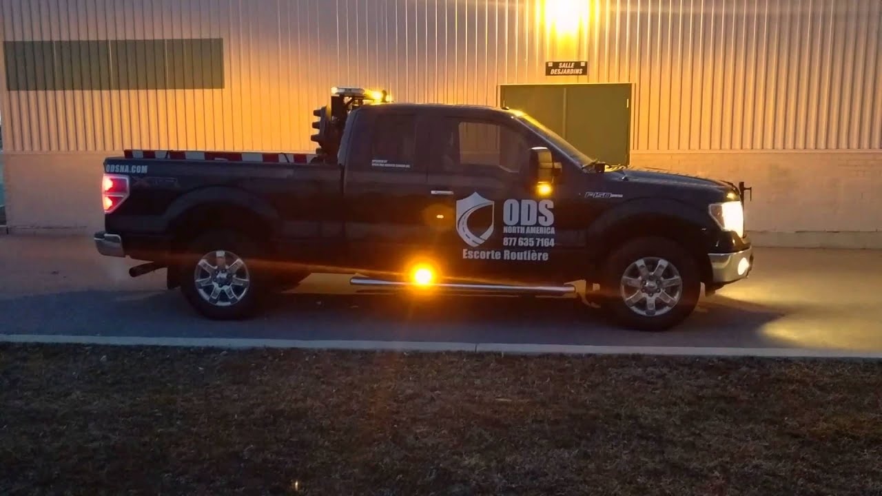 Pilot car - oversized load escort - amber LED warning light strobe ...