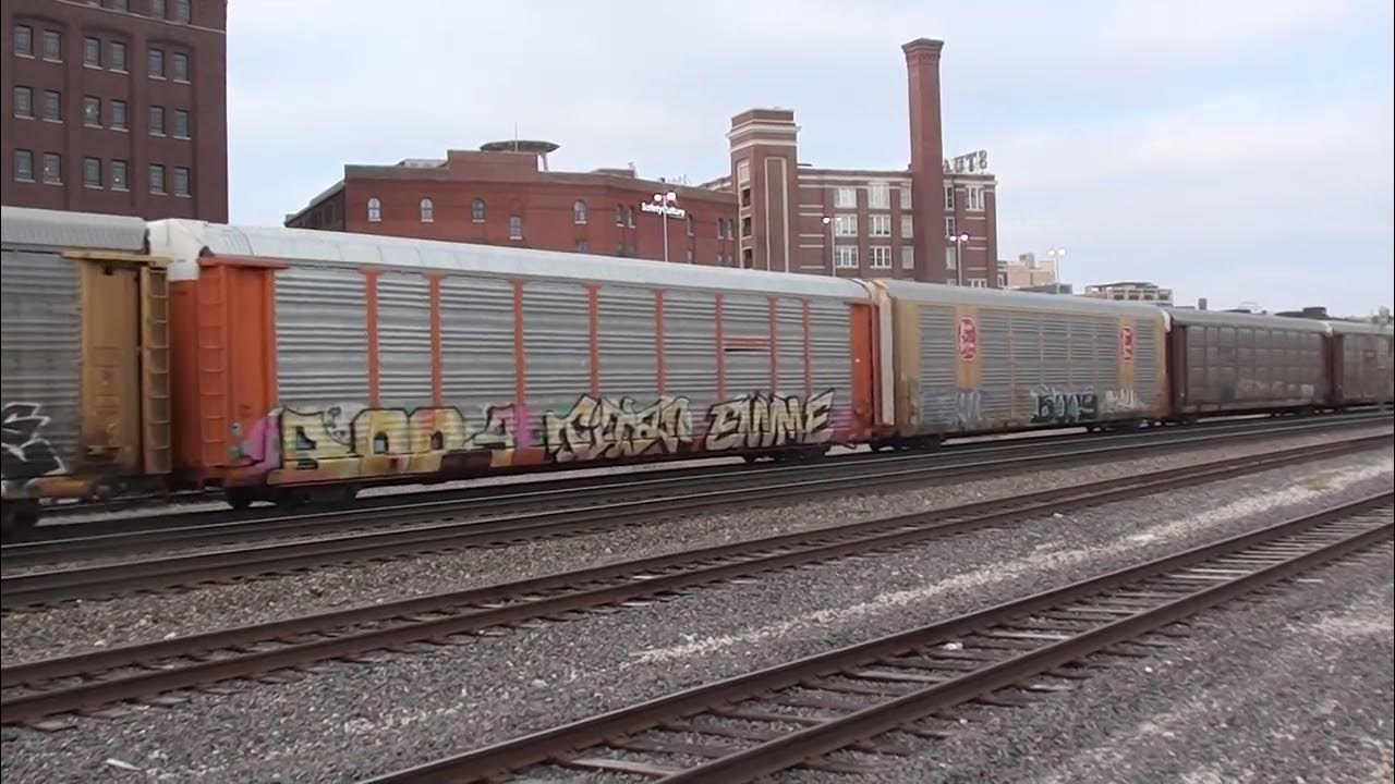 BNSF #7713 Leads WB Autoracks with H1 Dash 9 Trailing. Kansas City, MO 11/12/22 - YouTube
