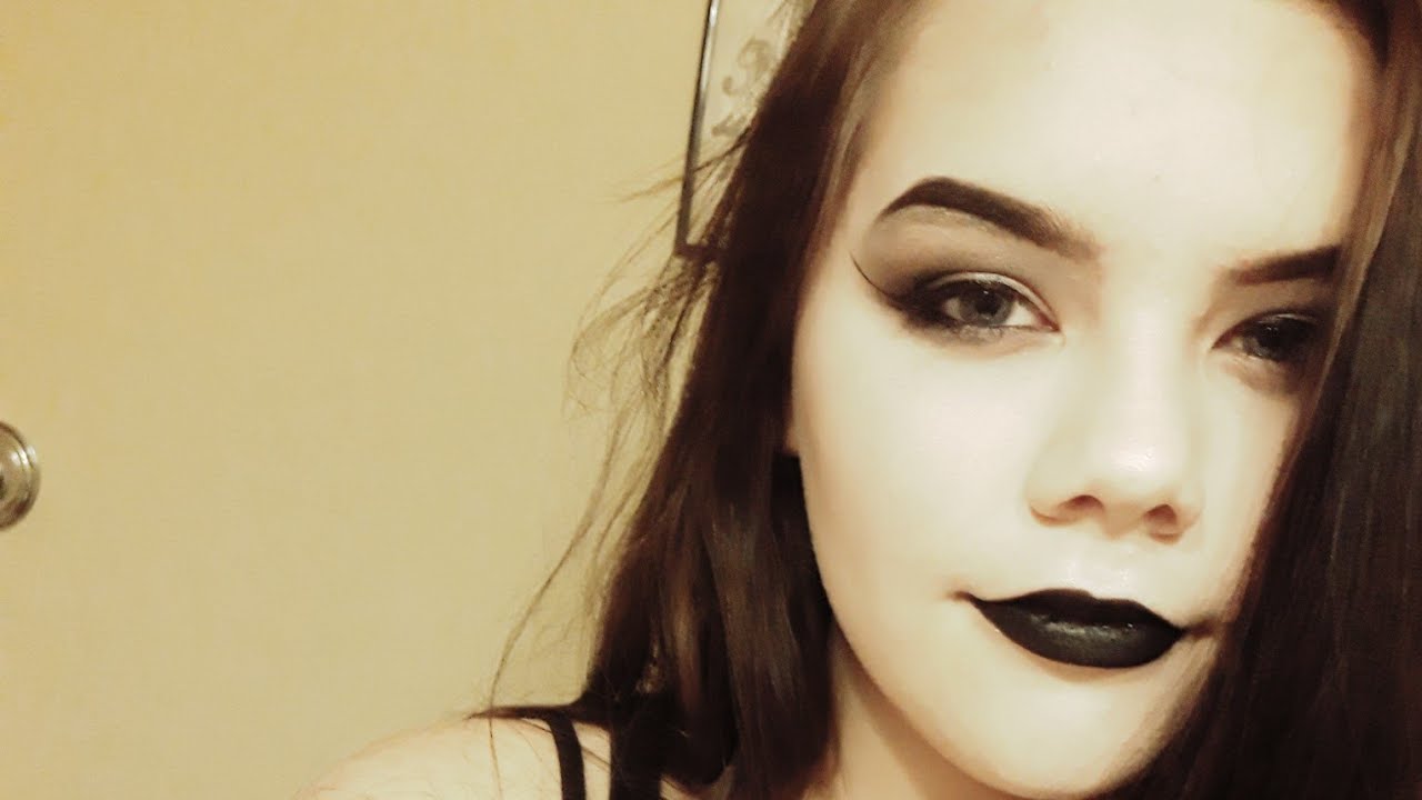 Simple Goth Makeup Tutorial - YouTube