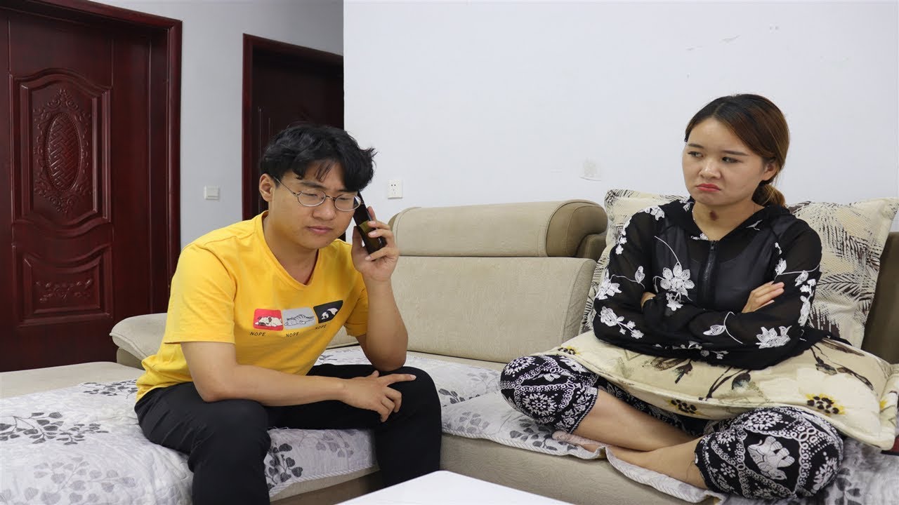 丈夫又要借钱给兄弟,妻子让丈夫打了几个电话,丈夫傻住了 Youtube