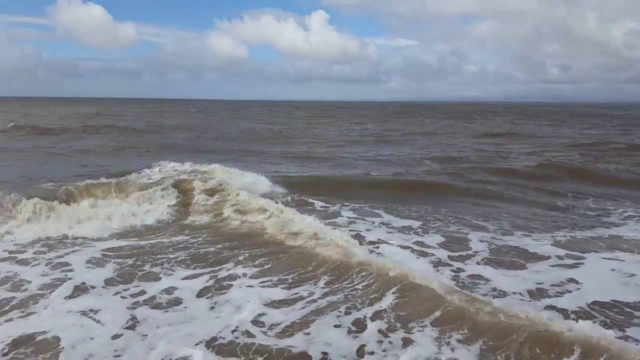 Powerful Tides And Waves In Morecambe Bay - YouTube