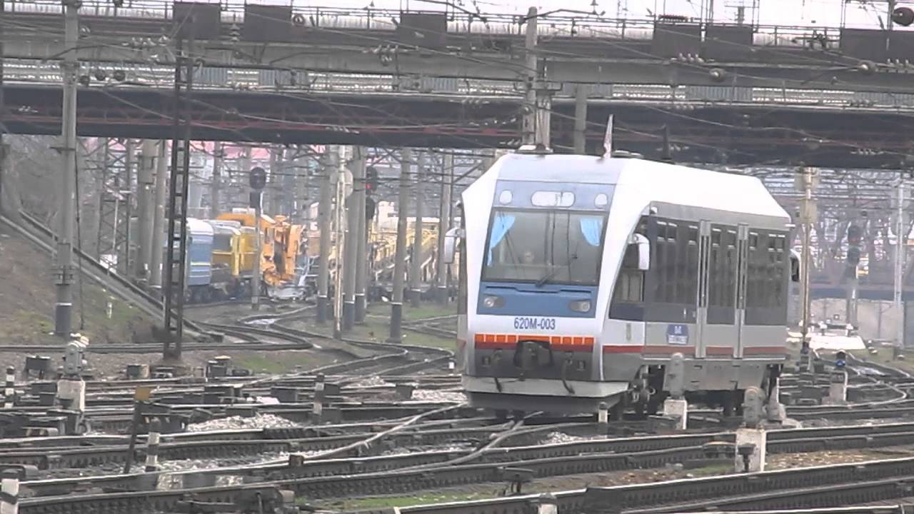 Pesa 620м-003 подається на посадку - YouTube