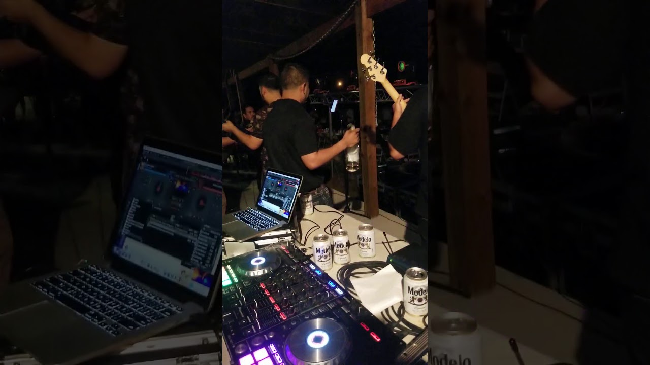 Trabajando con eskuela de las calles EDLC - YouTube