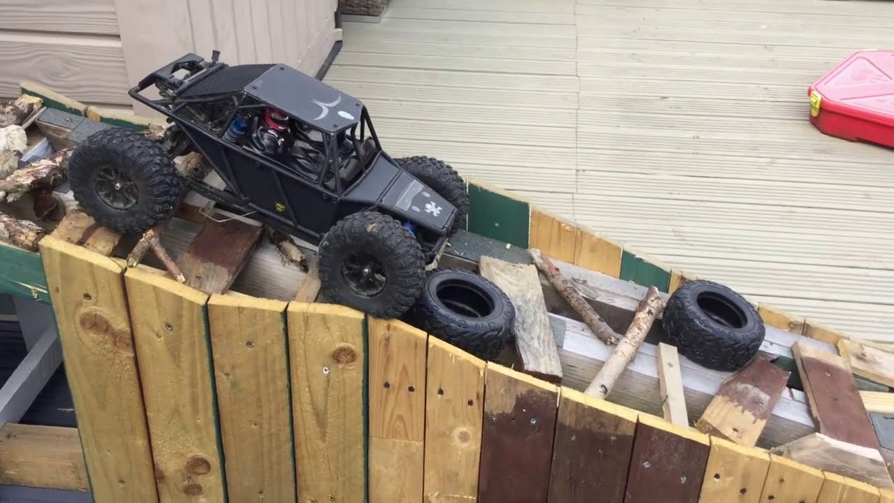 Backyard Trail Episode 6: FTX Outlaw sporting new body panels - YouTube