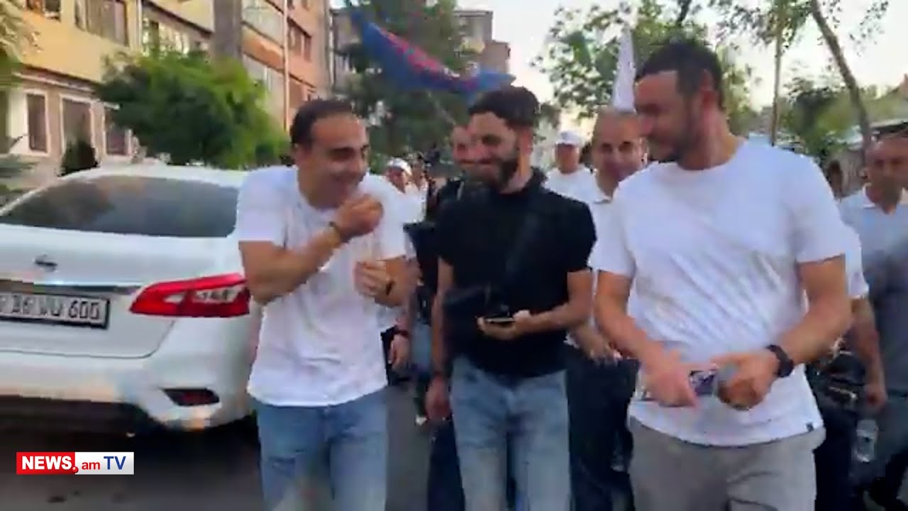 Տիգրան Ավինյանի անզուսպ ծիծաղը քարոզարշավի ժամանակ Youtube