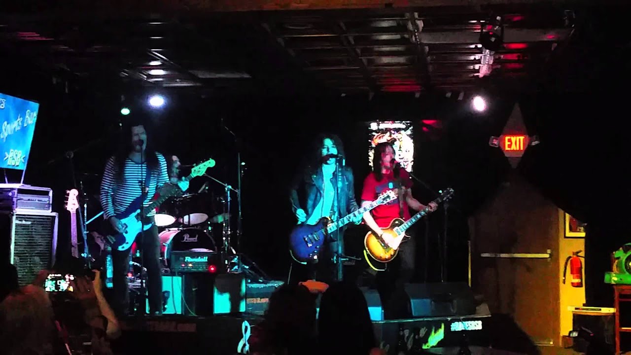 KISS - Strutter (cover) - YouTube