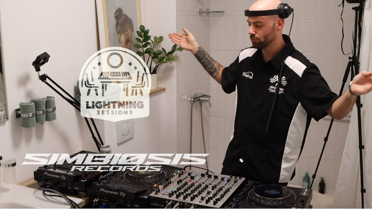 TECHNO MIX | DJ FRANCO MOURA | HOME SESSIONS | SIMBIOSIS RECORDS & LIGHTNING SESSIONS - YouTube