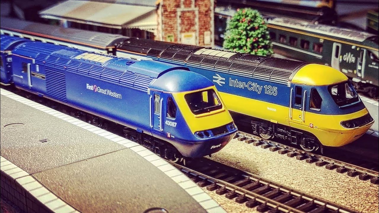 Hornby First Great Western and LNER Farewell Tour HST sets running ...