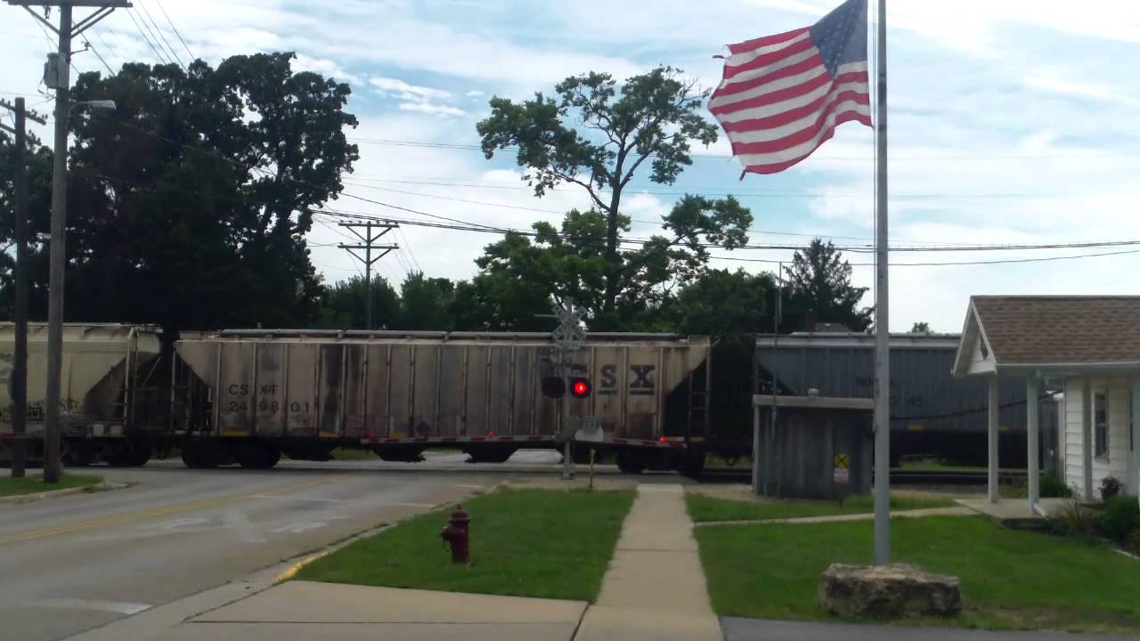 CSX 7343 (ex-CR) leads eastbound CSX hopper train - YouTube
