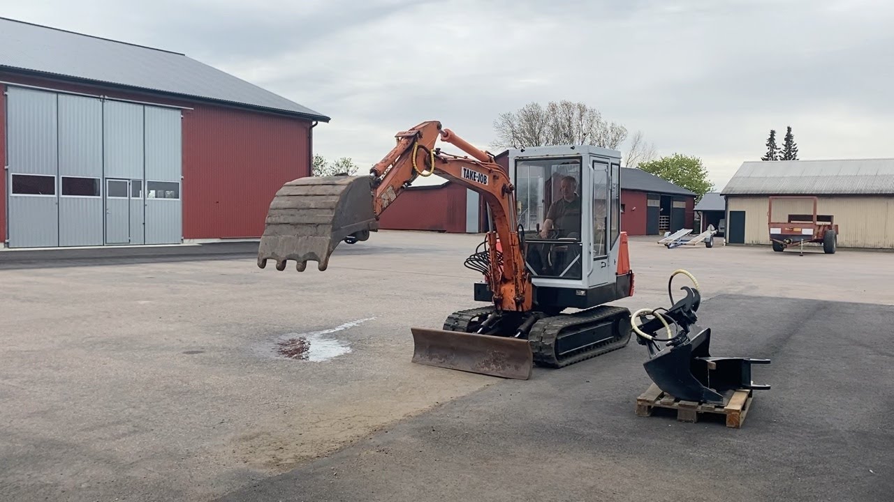 Köp Grävmaskin Takeuchi TB36 på Klaravik - YouTube
