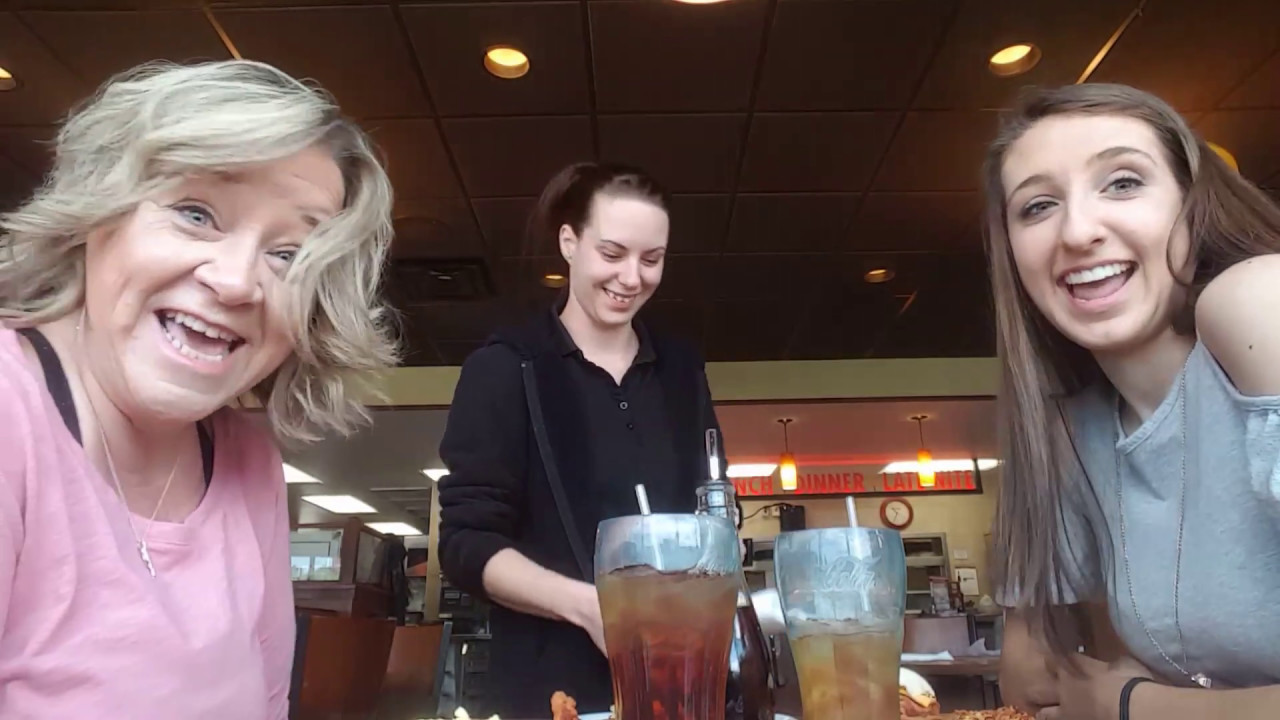 Denny's | Daily Vlog | 5.8.17 - YouTube