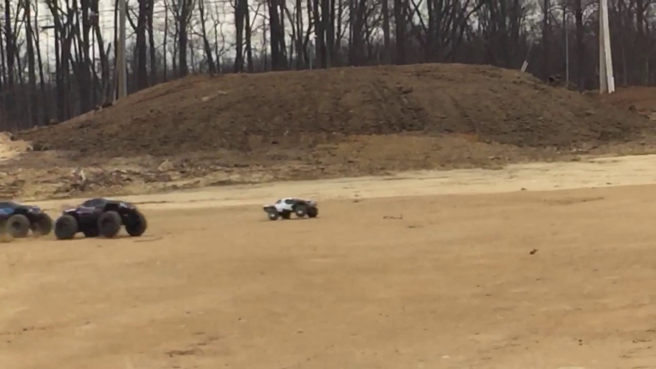 Traxxas X-Maxx 8S vs X-Maxx 6S vs Slash 4x4 - YouTube