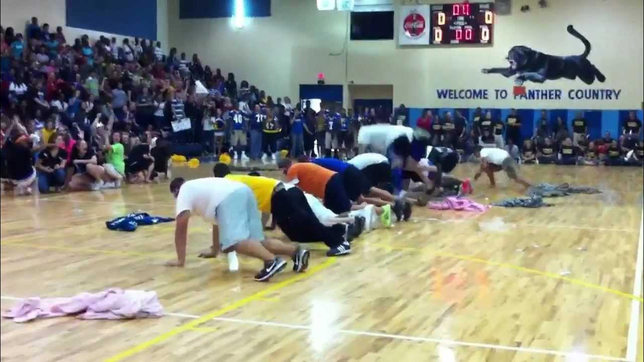 Seniors skit at PHS! - YouTube