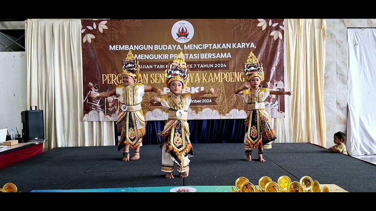 tari gebyar barong... - YouTube