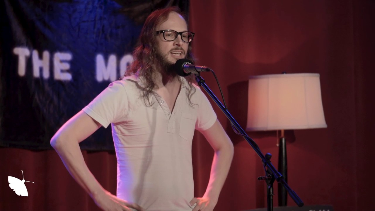 Nathan Carson - Moth StorySlam Win 5/2/16 - YouTube