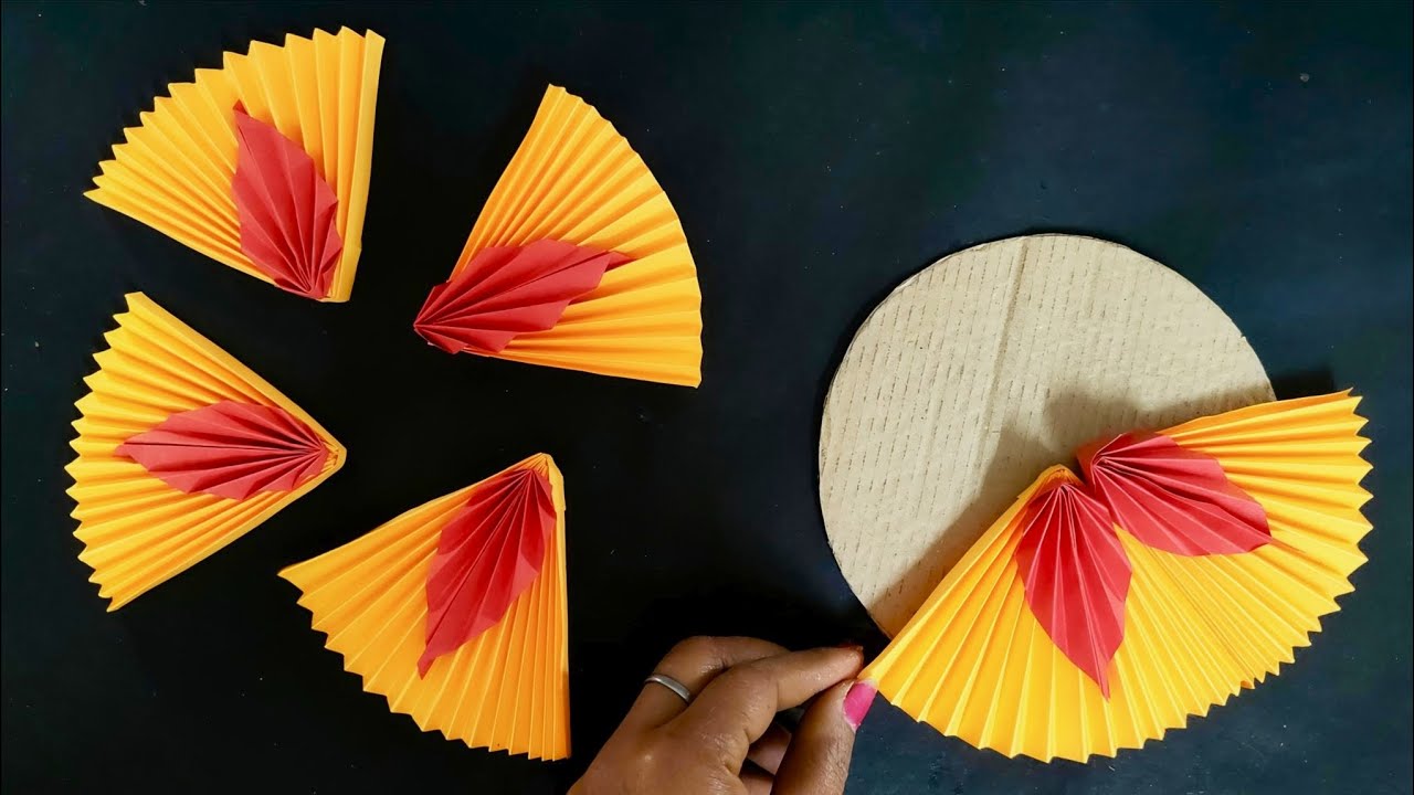 wall mate/paper wall mate/paper wall hanging/wall hanging craft ideas ...