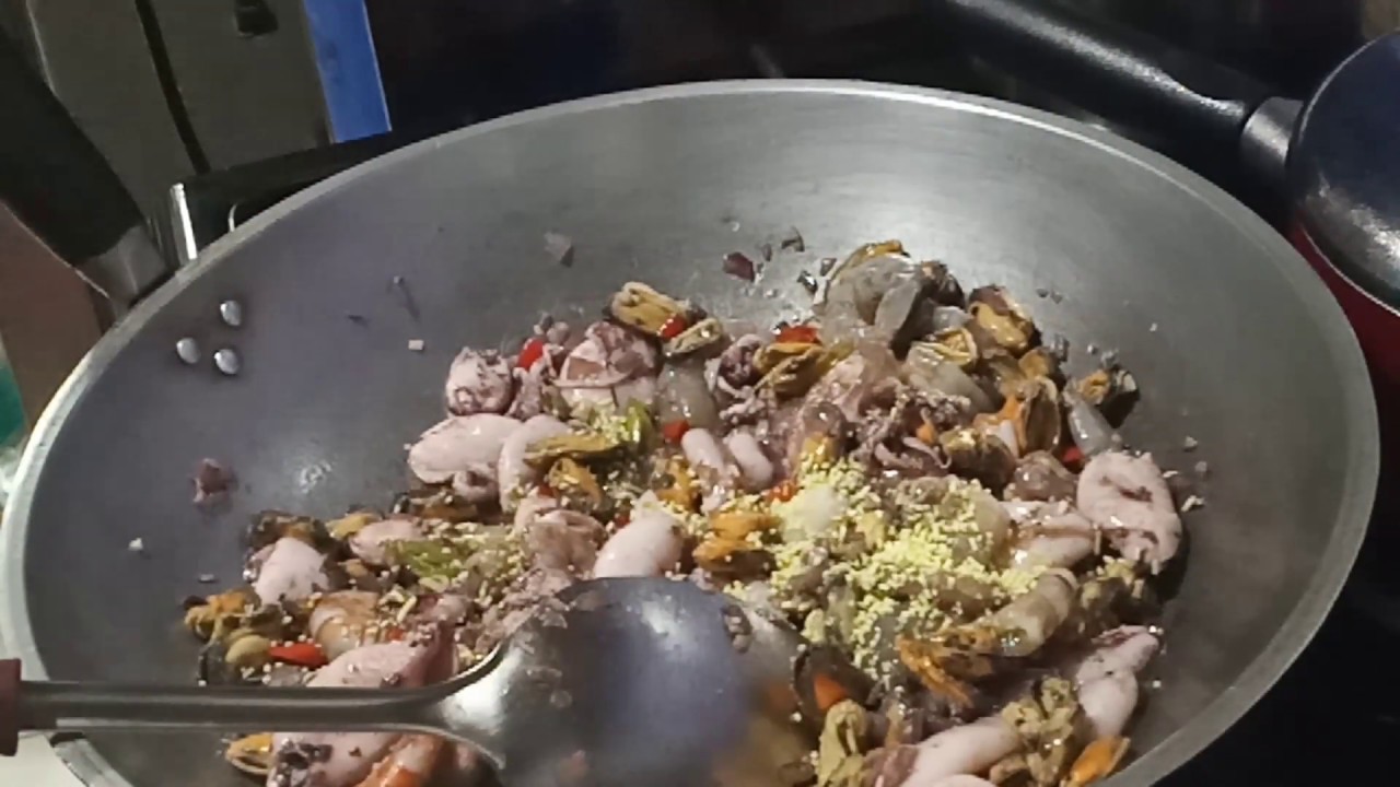 Seafood bicol express (mussel,shrimp,squid)/tsefPADER - YouTube