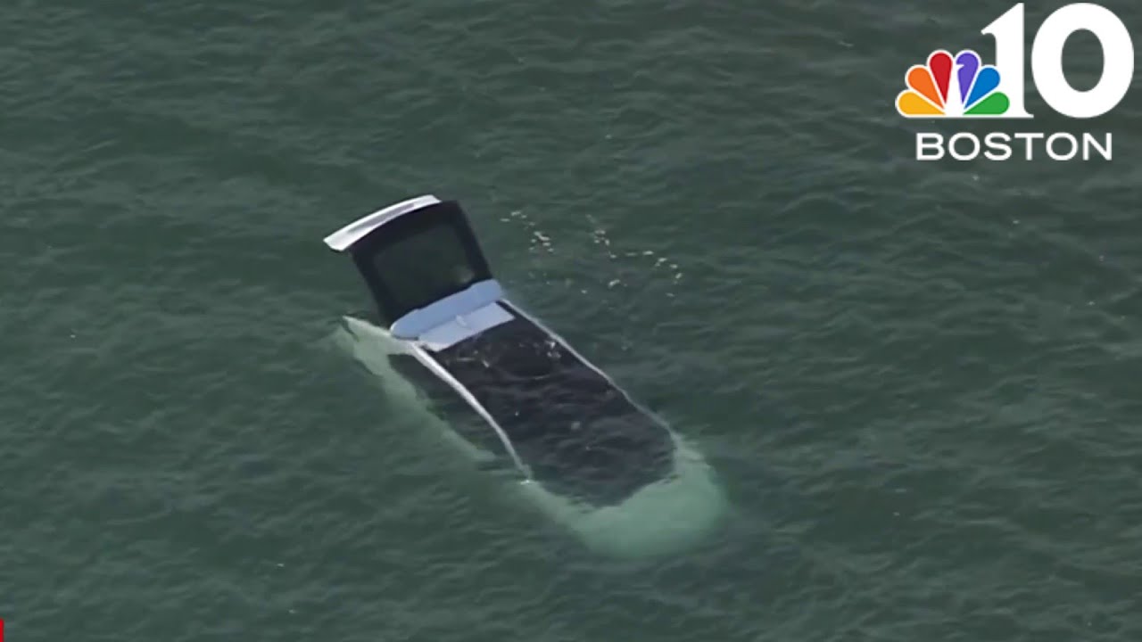 Passenger describes moments car plunged into the ocean in Lynn - YouTube