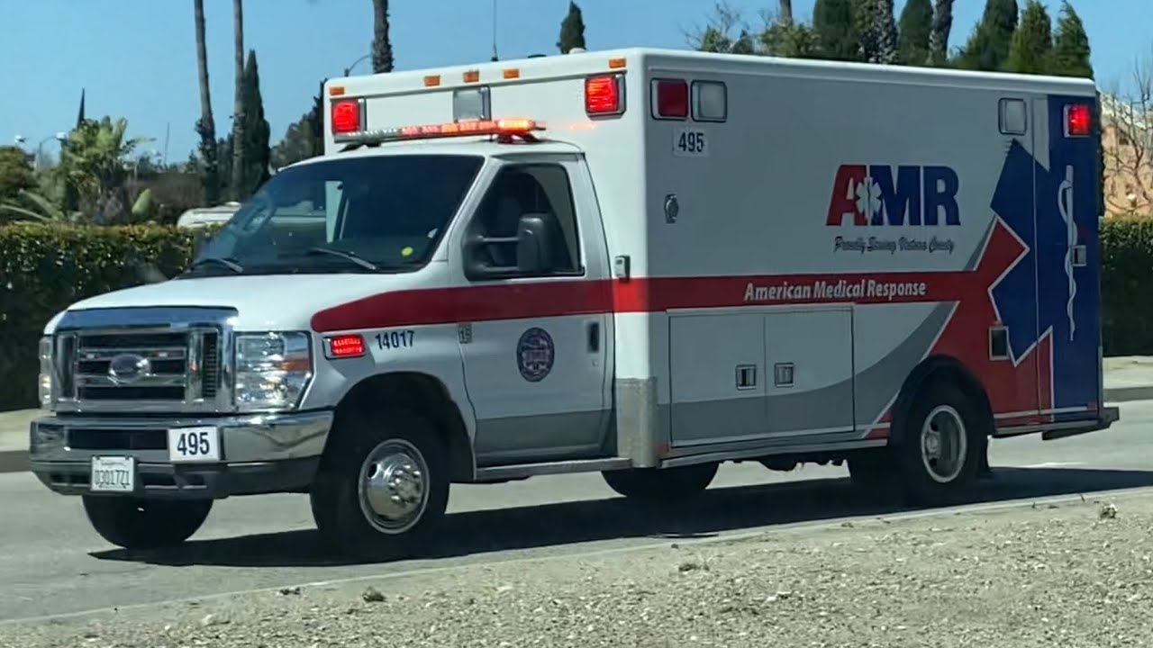 *FIRST CATCH* AMR Ambulance 495 ( MED495 ) Responding to a Medical ...