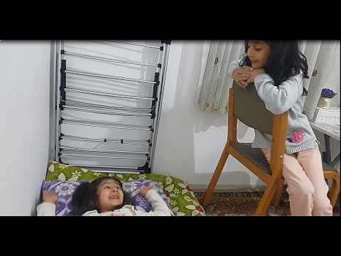 HACER UYUYOR ANNESİ HACERE ŞARKI SÖYLÜYOR GÜLÜMSE GÜLLER AÇSIN YÜZÜNDE