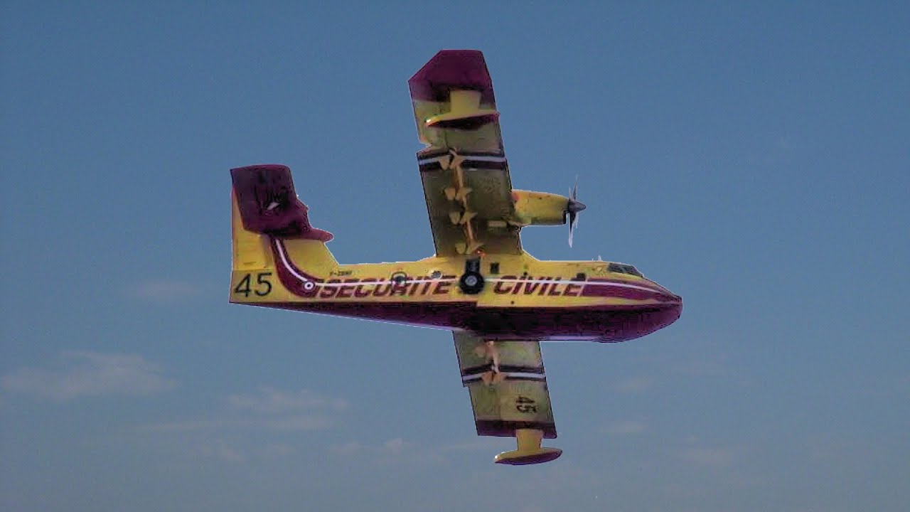 Canadair CL-415 SuperScooper: exercises for Firefighters in Saint ...