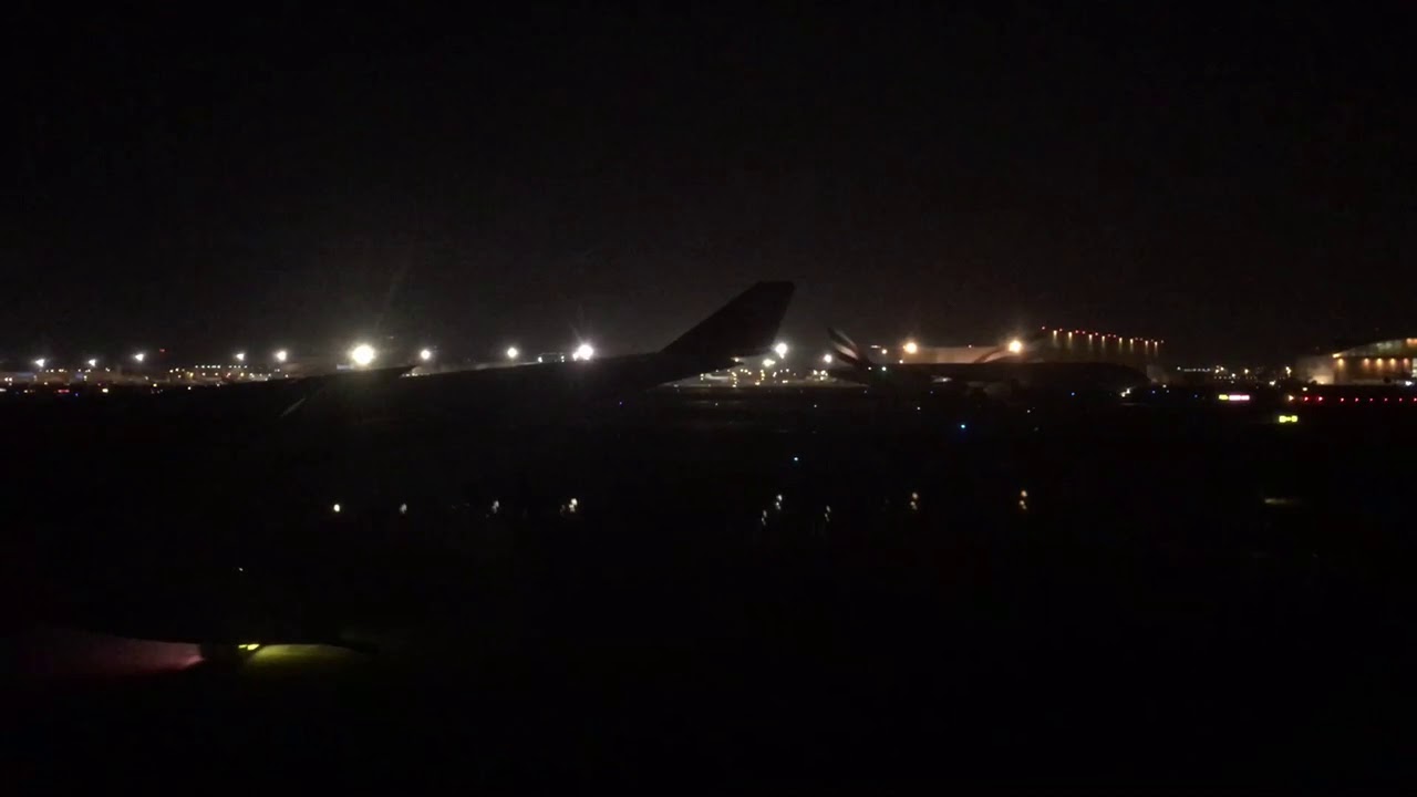 Sri Lankan airlines ul225 (A330-220) - YouTube
