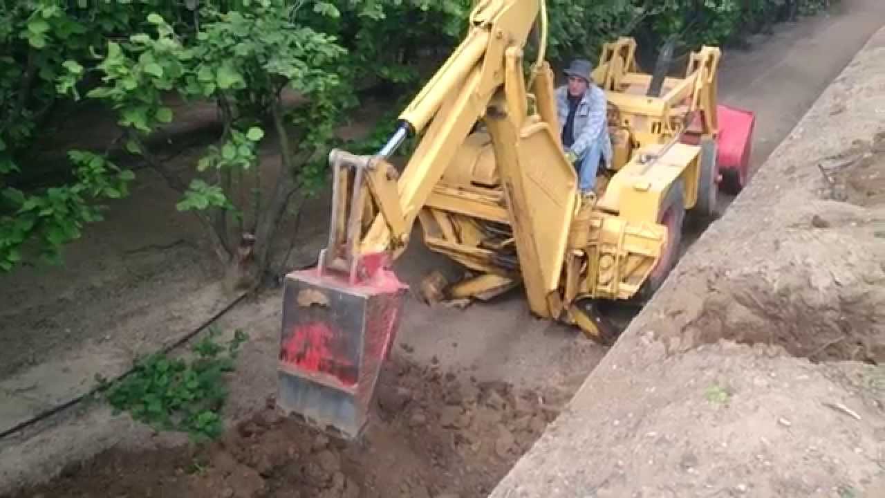 INTERNATIONAL HARVESTER B275 STEEL-FAB - YouTube