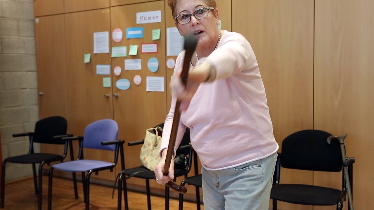 Cane Fu - Selbstverteidigung mit Gehstock - YouTube