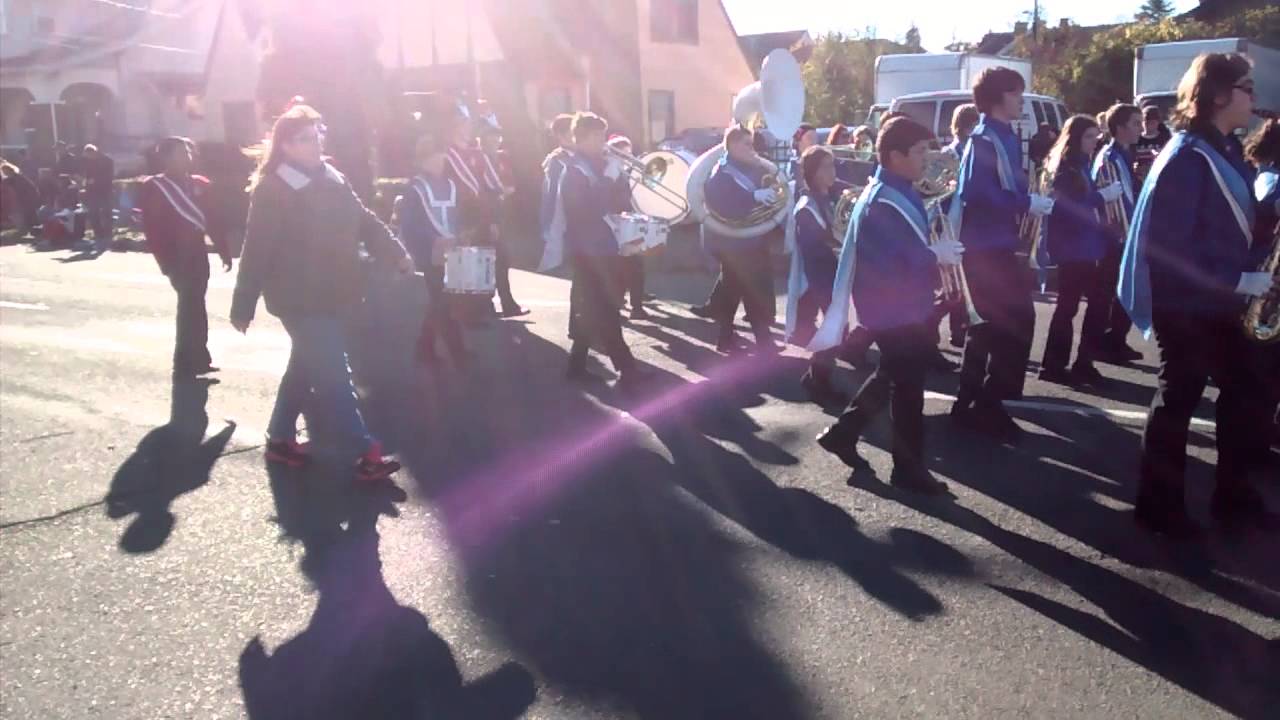 Calapooia middle school - veterans day parade - YouTube