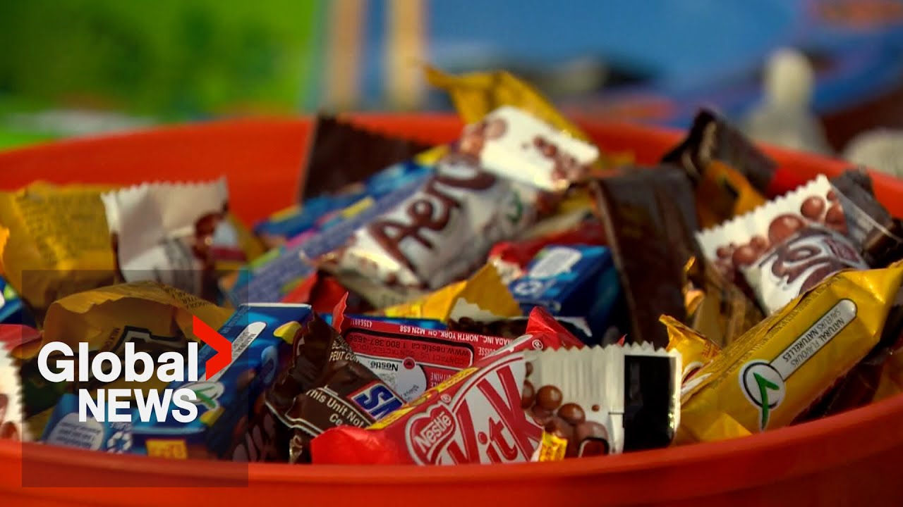 Why shopping for Halloween candy is giving some Canadians a fright ...