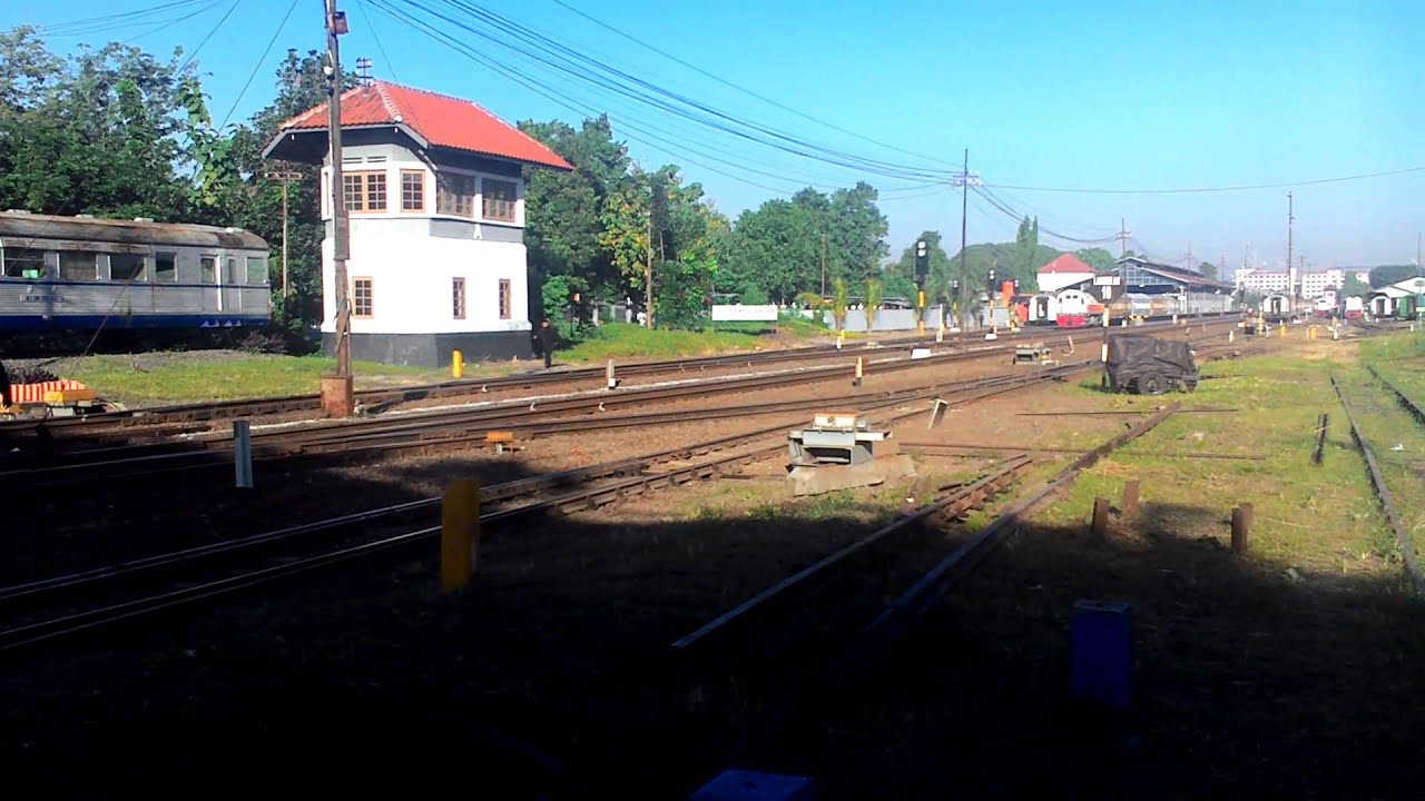 Kompilasi Perjalanan Kereta Api Di Stasiun Lempuyangan. - YouTube