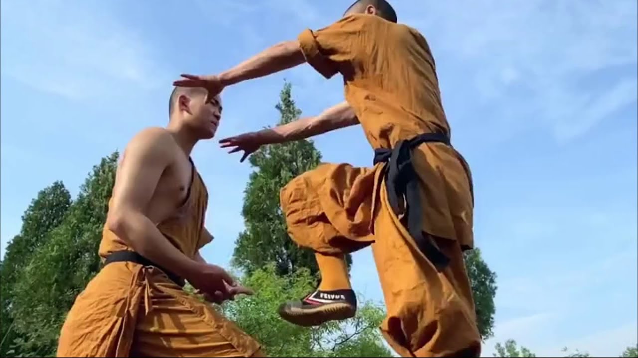 CHINESE KUNG FU SHAOLIN ROUTINE TRAINING - YouTube