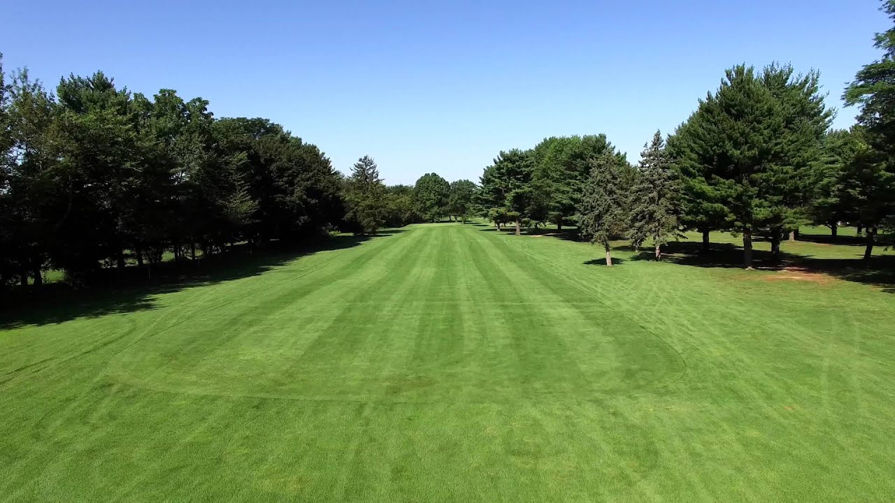 Hole #11 at Green Pond Country Club - YouTube