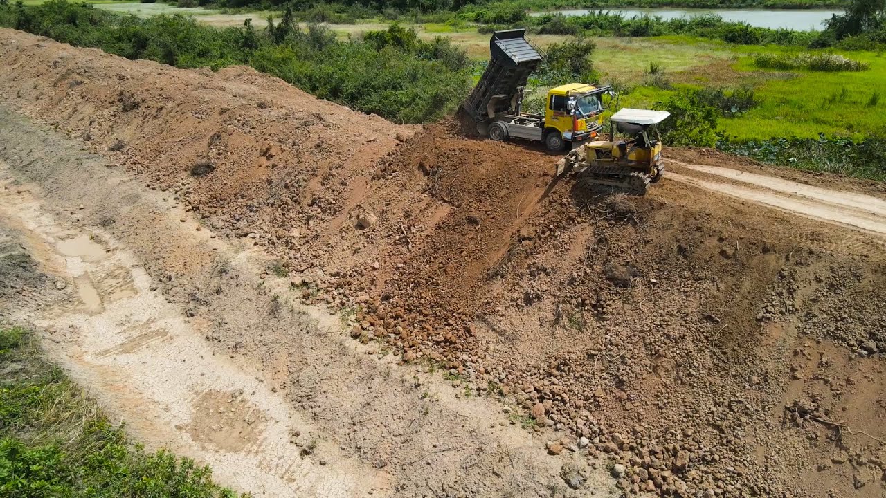 New Project Incredible Bulldozer Komatsu D20 Clear Dirt The Top Of ...