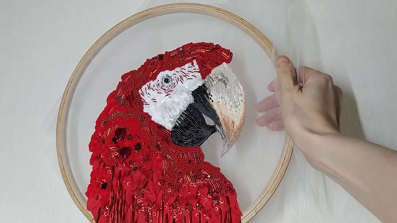 How to embroider a red parrot with beads and sequins.Video instructions ...