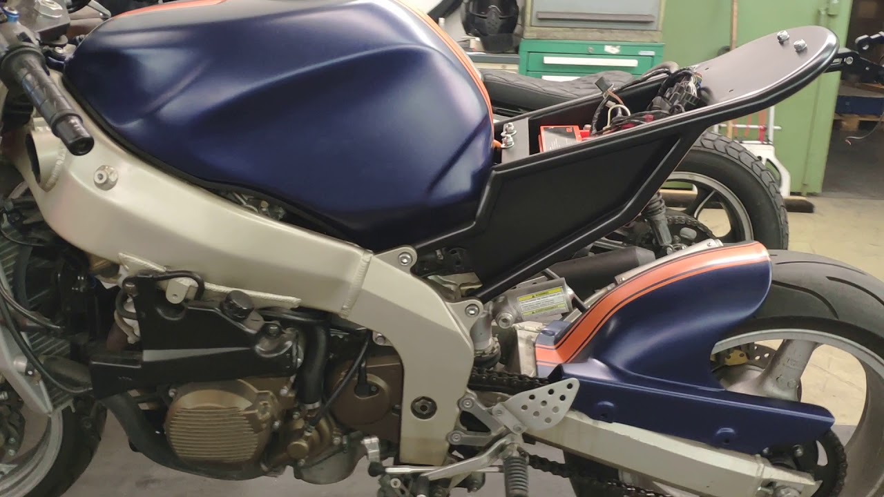 KAWASAKI ZX6-R CAFE FIGHTER - YouTube