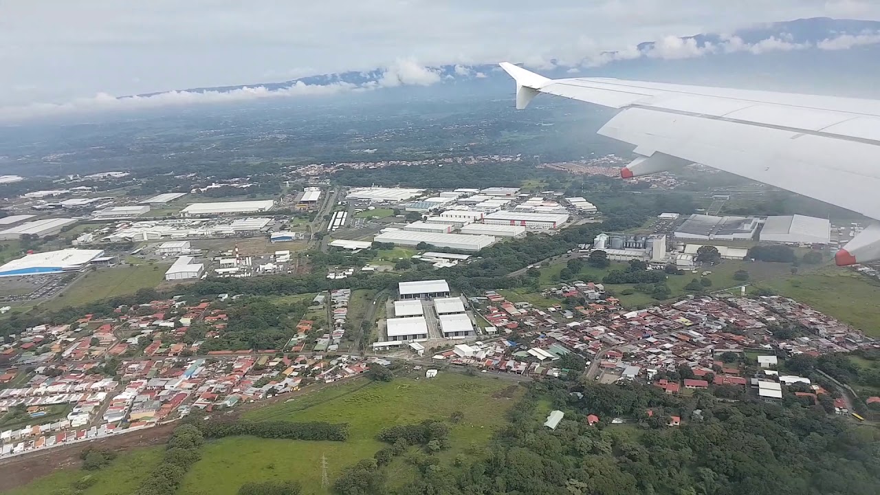 Aterrizando en San Jose Costa Rica Avianca AV641 - YouTube