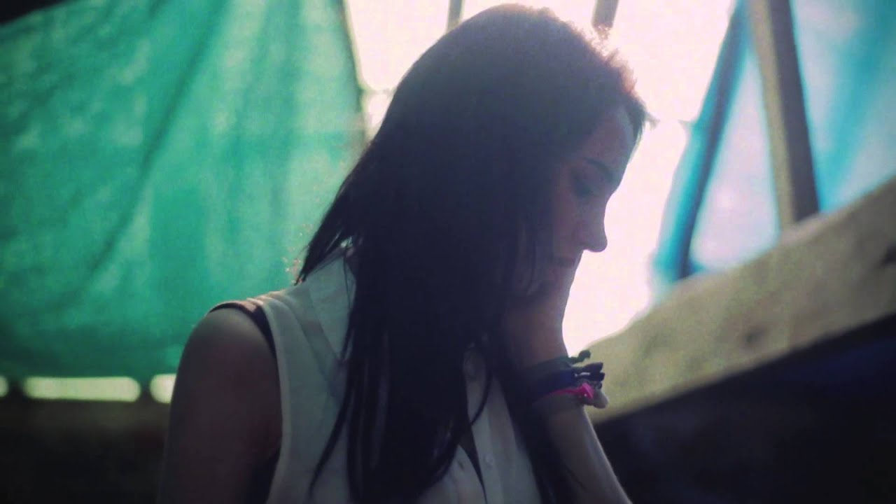 Lucy Layton, 'Close Your Eyes' (James Taylor c) - YouTube